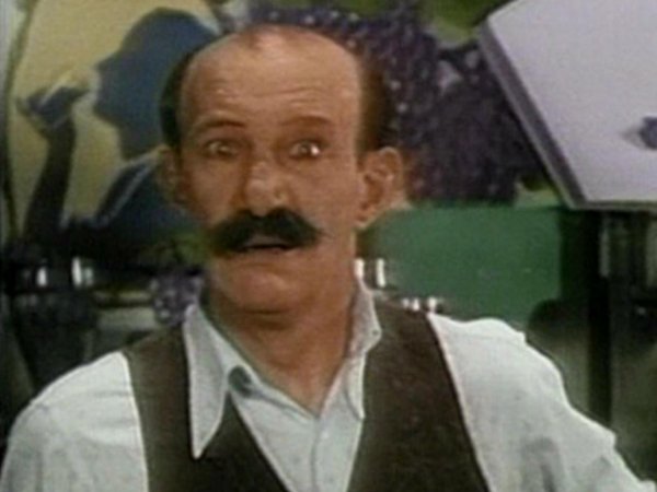 James Finlayson in Men O' War